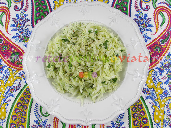 Salata de Varza Cruda cu Frunze de Telina ⋆ Retete Pentru O Viata