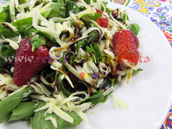 Salata de Rucola cu Mozzarella si Capsuni ⋆ Retete Pentru O Viata