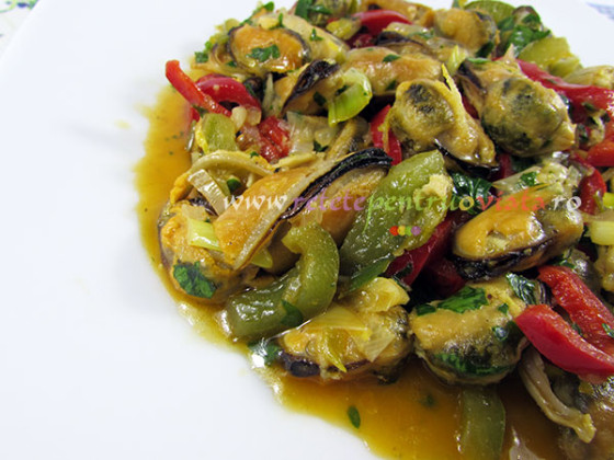 Midii cu Sos de Vin si Lamaie ⋆ Retete Pentru O Viata