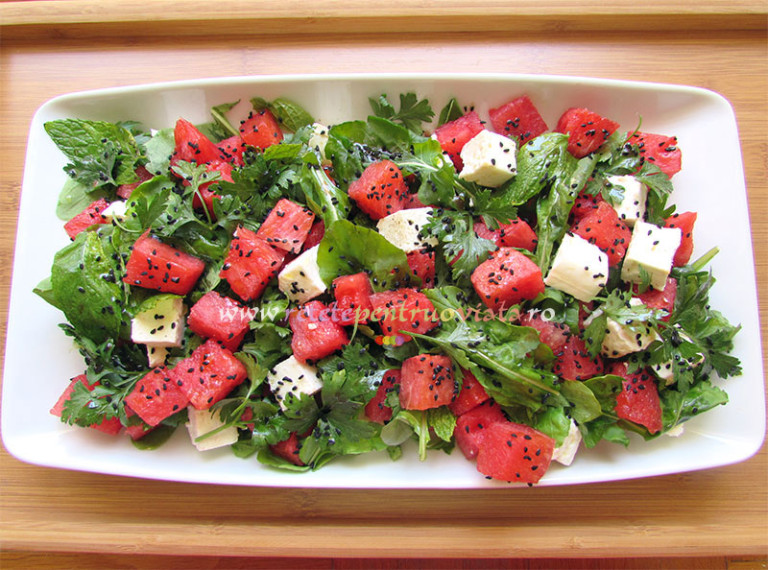 Salata de Pepene Rosu cu Branza ⋆ Retete Pentru O Viata