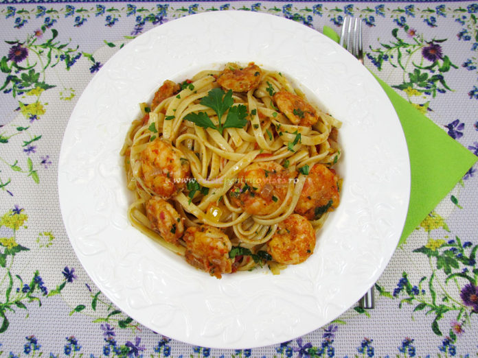 Paste cu Creveti si Sos de Rosii ⋆ Retete Pentru O Viata