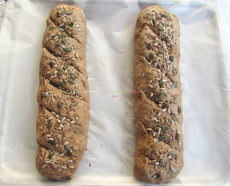 Paine de Casa cu Faina Neagra si Seminte ⋆ Retete Pentru O Viata