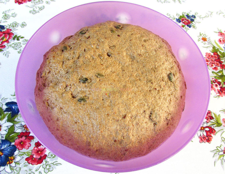 Paine de Casa cu Faina Neagra si Seminte ⋆ Retete Pentru O Viata