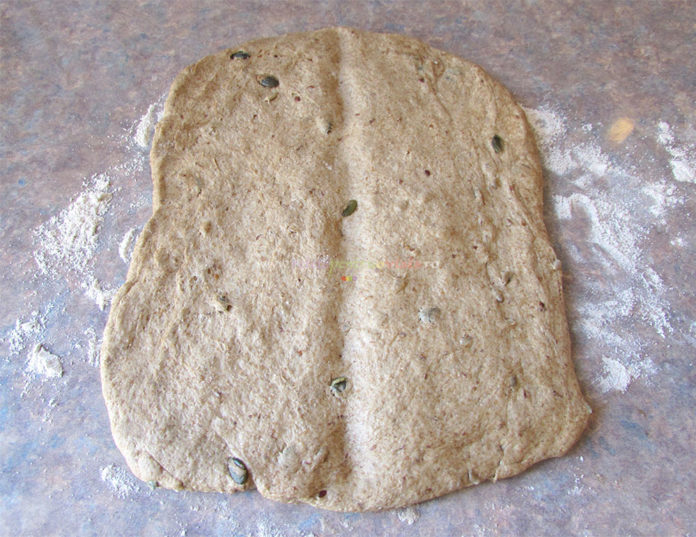 Paine de Casa cu Faina Neagra si Seminte ⋆ Retete Pentru O Viata