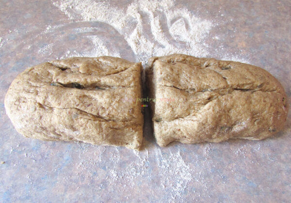 Paine de Casa cu Faina Neagra si Seminte ⋆ Retete Pentru O Viata