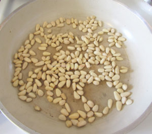 Sos Pesto cu Busuioc si Usturoi ⋆ Retete Pentru O Viata