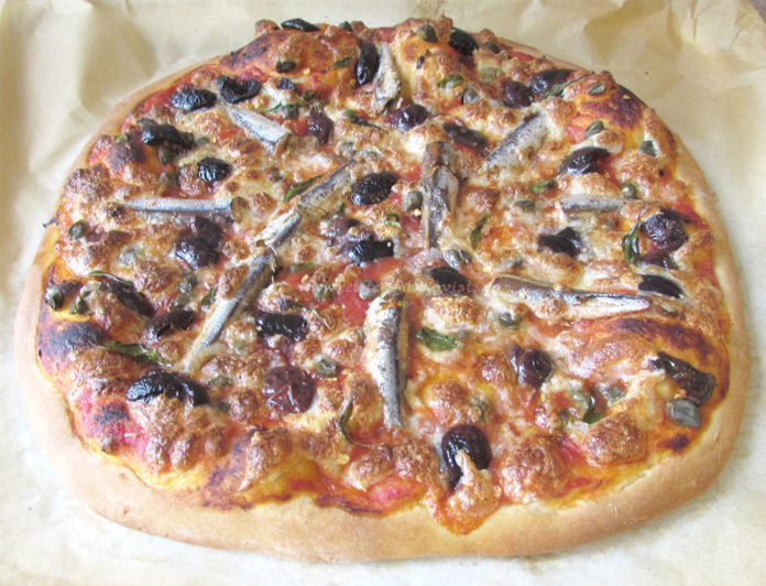 Pizza Arrabiata cu Ansoa si Mozzarella ⋆ Retete Pentru O Viata