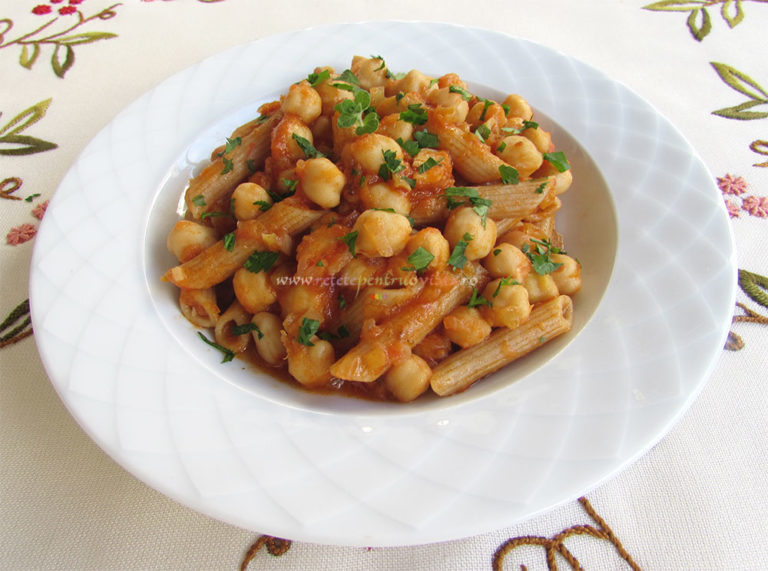 Paste cu Naut si Sos de Rosii ⋆ Retete Pentru O Viata