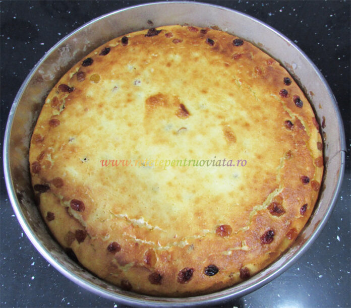 Pasca fara Aluat cu Branza, Smantana si Stafide ⋆ Retete Pentru O Viata