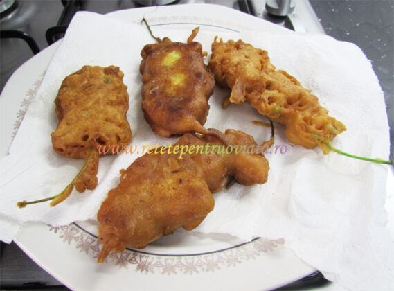 Gogosi din Flori de Salcam - Flori de Salcam in Aluat