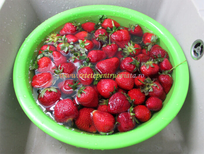 Compot de Capsuni Natural, fara Conservanti ⋆ Retete Pentru O Viata