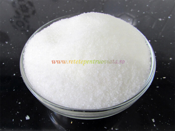 Prajitura cu Foi de Napolitana, Crema Caramel si Nuca